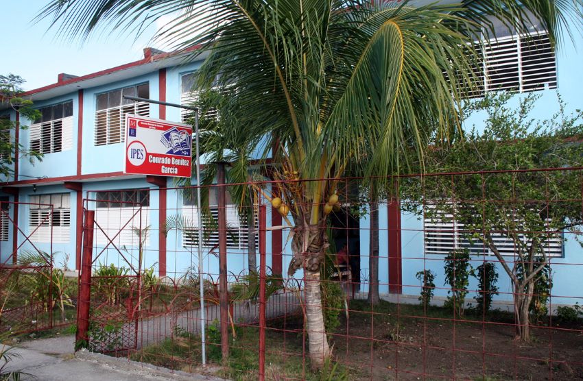 El IPES renueva carpintería, techo, luces… y esperanzas