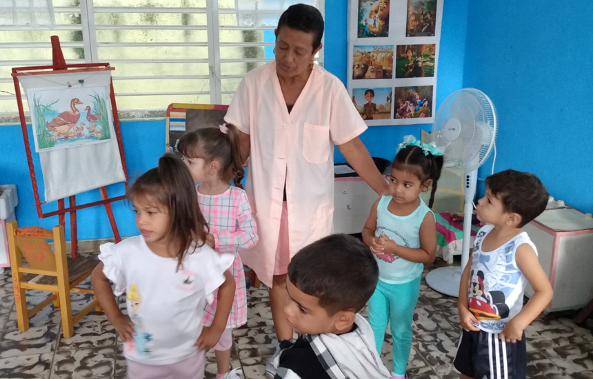 Milagros, educadora que renace entre sus niños